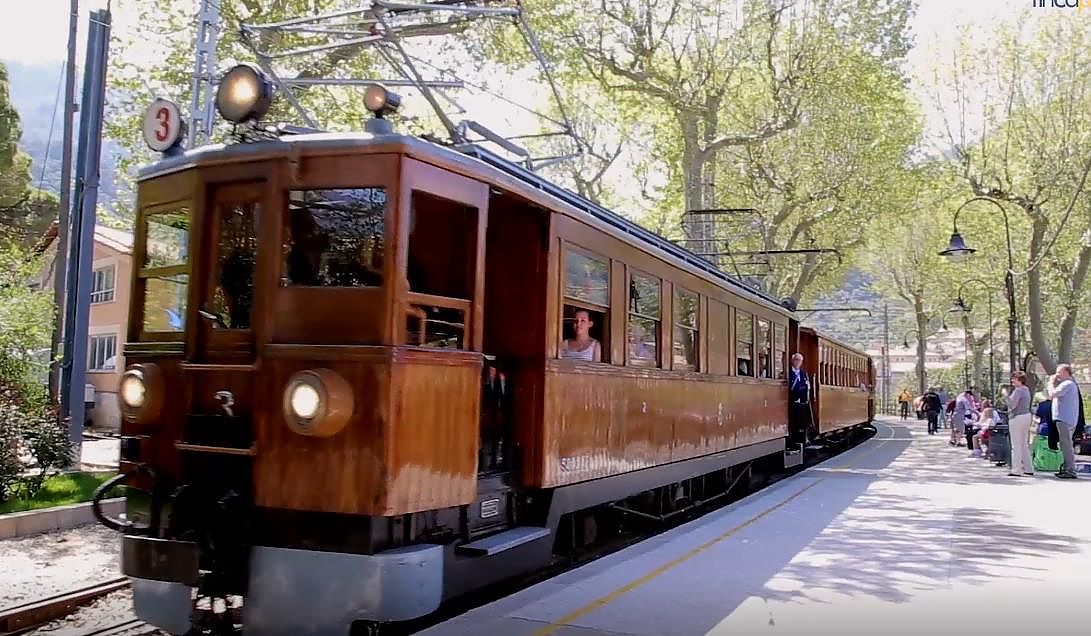 Im Roten Blitz von Palma de Mallorca nach Soller | finca-privat